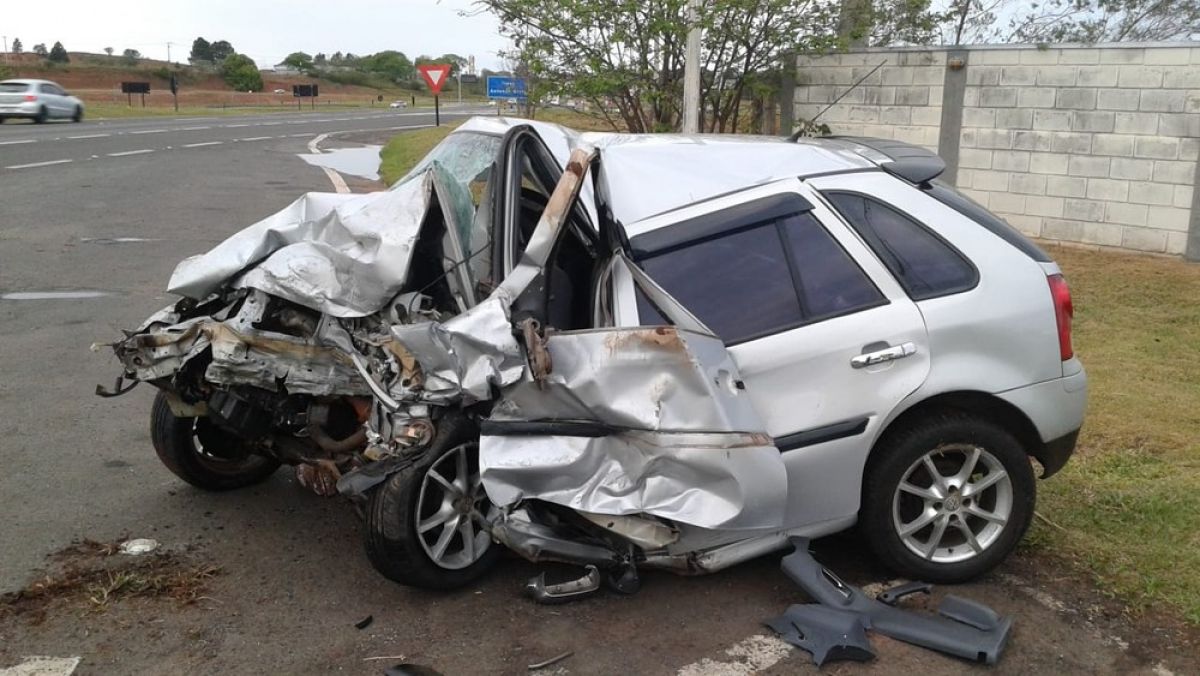 Jornal A Bigorna - Acidente deixa duas pessoas mortas em São Manuel Jornal A Bigorna - Acidente deixa duas pessoas mortas em São Manuel