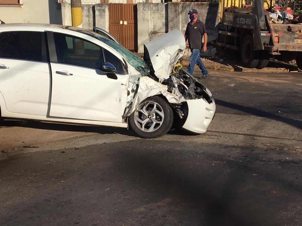 Jornal A Bigorna - Caminhão e carro se envolvem em acidente pela Av ... Jornal A Bigorna - Caminhão e carro se envolvem em acidente pela Av ...